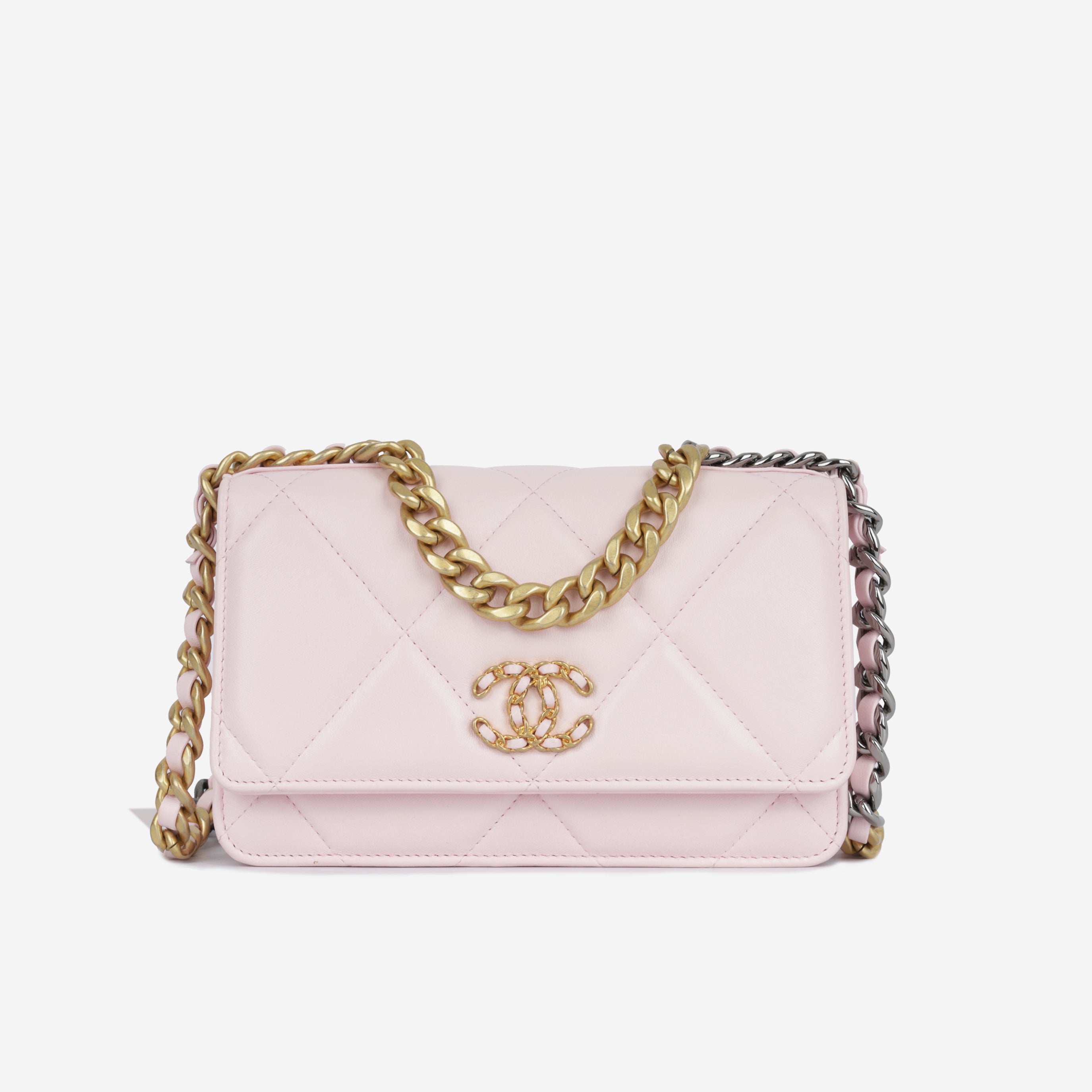 Chanel - Chanel 19 Flap WOC - Baby Pink - Lambskin - Excellent – Bagista
